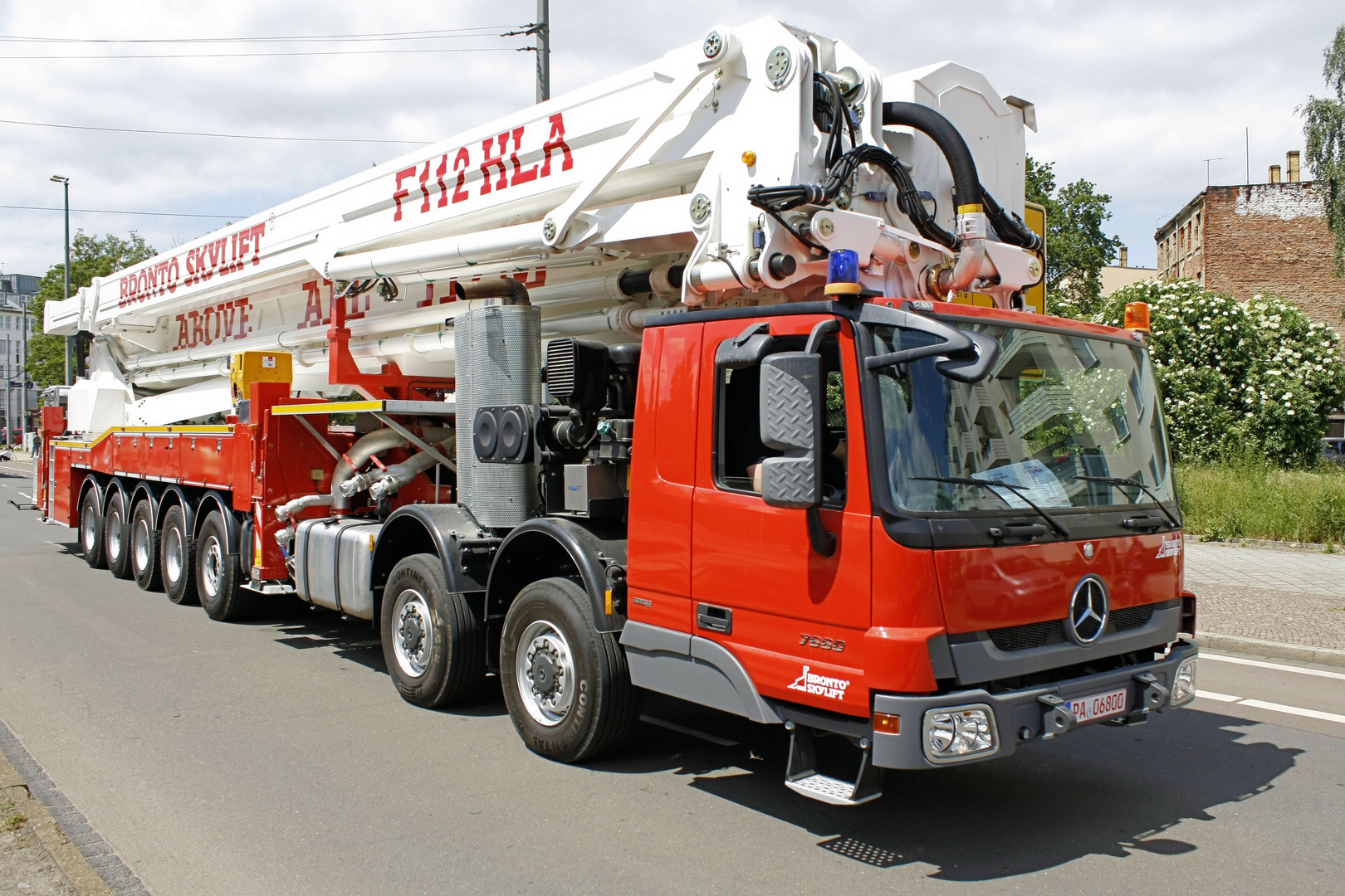 Bronto Skylift Foto & Bild | autos & zweiräder, feuerwehr ...