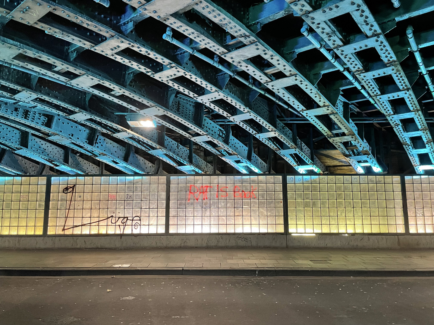 Brücke Eigelstein Foto & Bild | city, straße, architektur Bilder auf ...