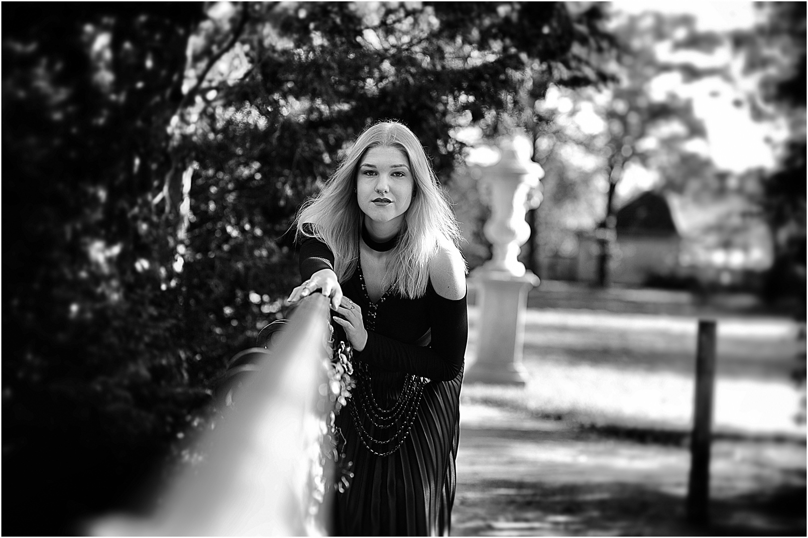 Brückengeländer Foto & Bild | portrait, streetfotografie mit menschen, fashion Bilder auf ...