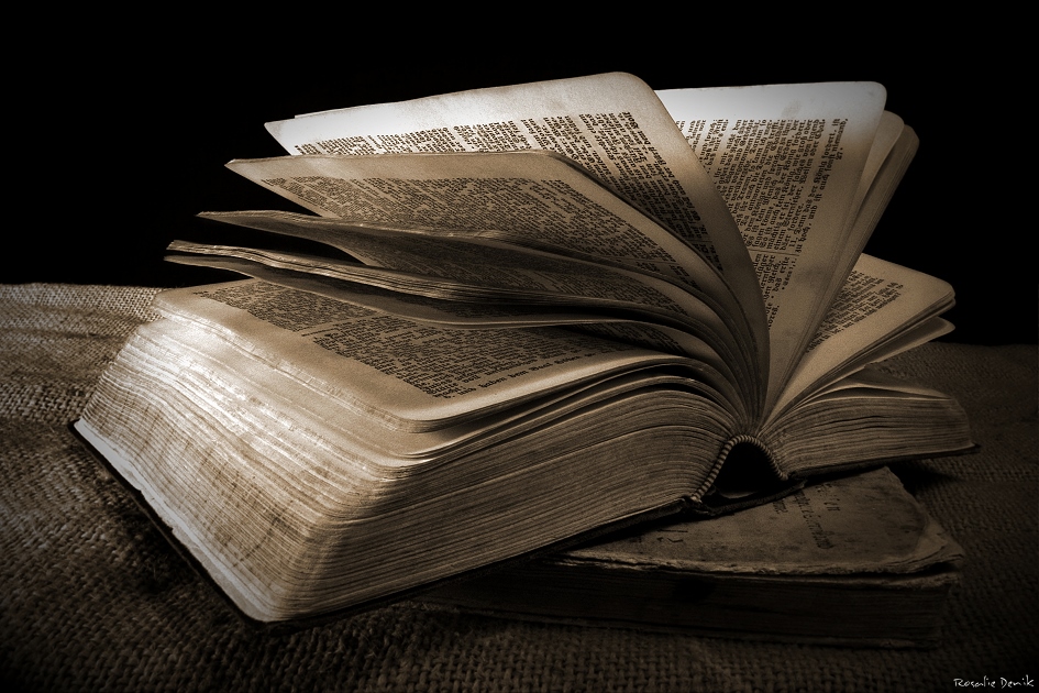 Buch der Bücher Foto & Bild | stillleben, bücher, stilleben Bilder auf ...