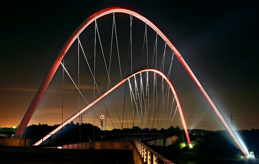 Buga-Brücke Foto & Bild | architektur, architektur bei nacht, brücken ...