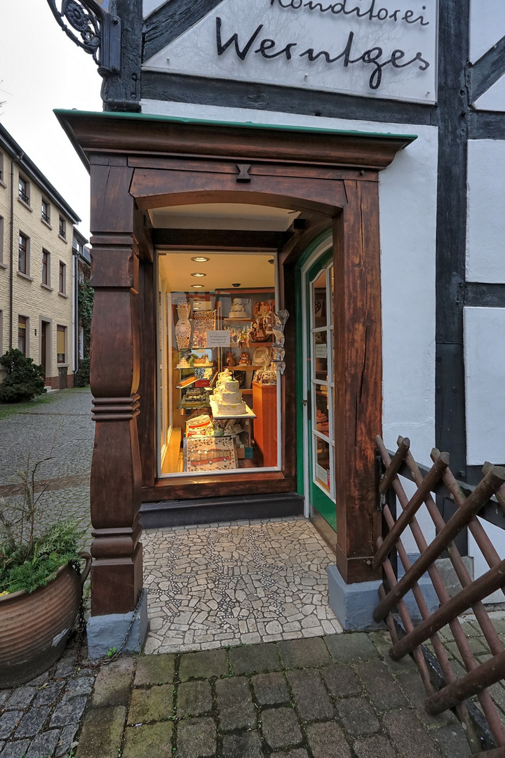 Bummeln durch Essen-Werden Foto & Bild | world, kloster, fachwerk ...