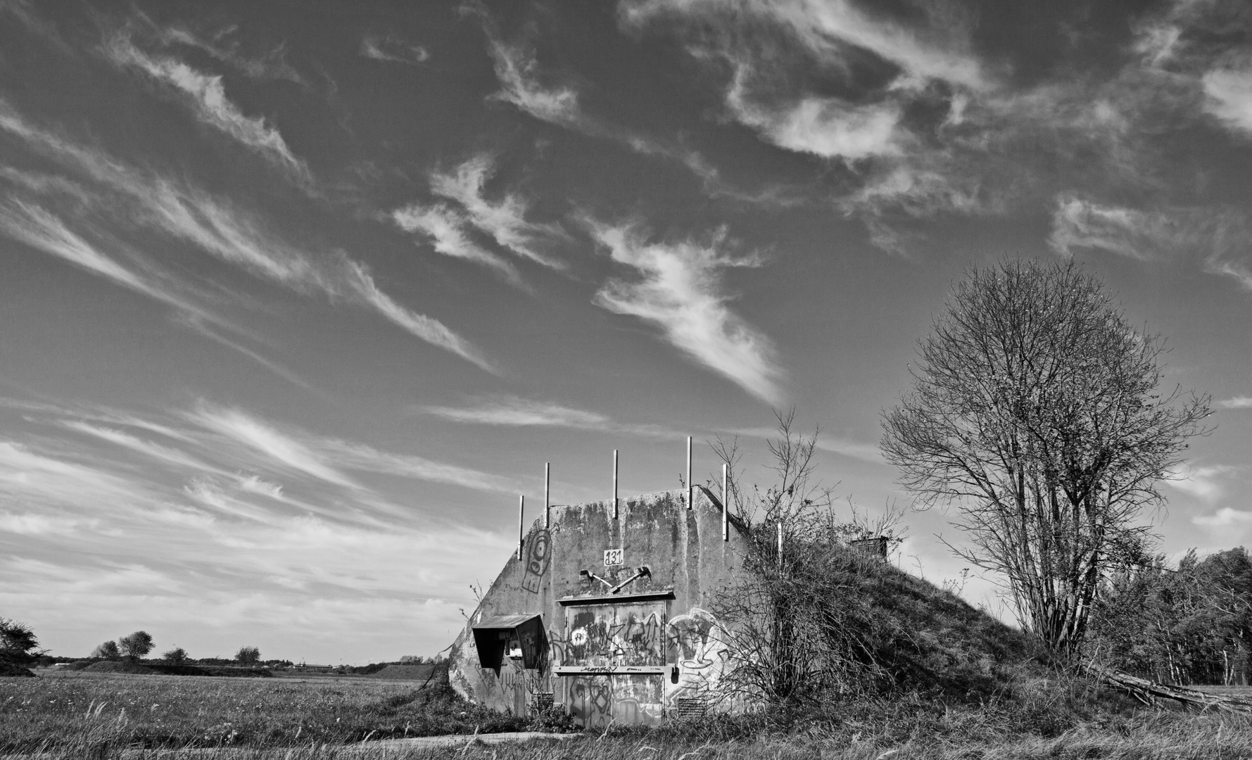 Bunker Foto & Bild | architektur, profanbauten, flughäfen Bilder auf ...