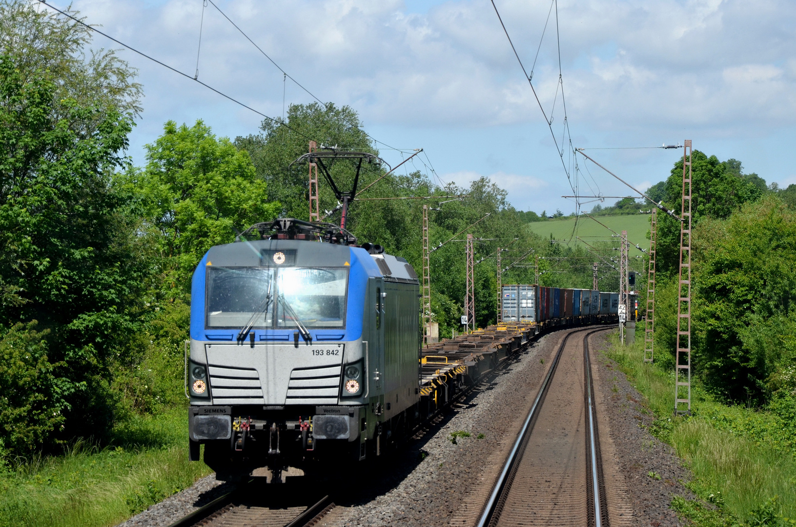 Bunte Züge allerorten... Foto & Bild | dampf-, diesel- und e-loks ...