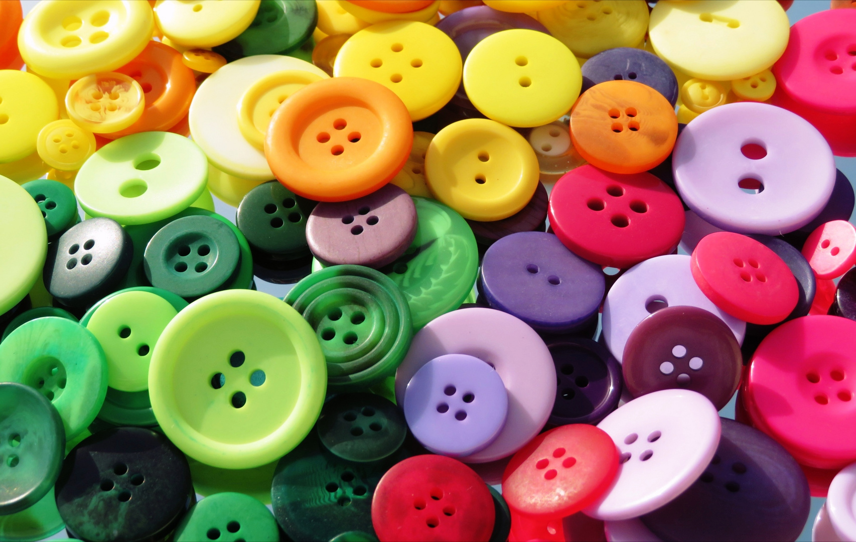 Buntes Allerlei Foto & Bild | abstraktes, stillleben, farben Bilder auf ...