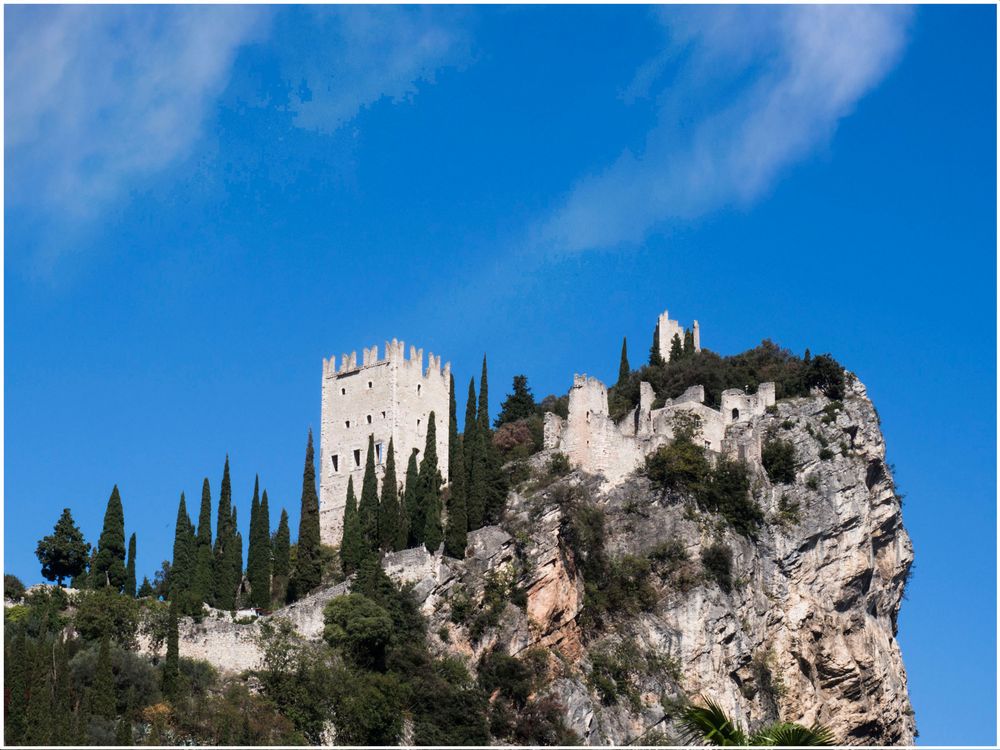 Burg Arco am Gardasee Foto & Bild | architektur, europe, italy, vatican ...