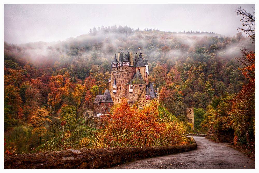 Burg Eltz Foto & Bild | world, natur, landschaft Bilder auf fotocommunity