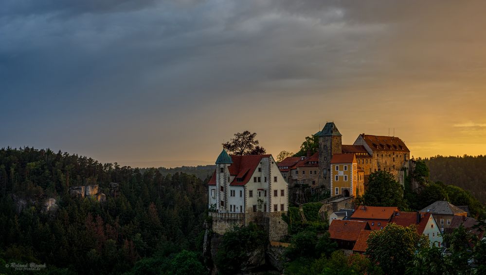 Burg Hohnstein im Abendlicht Foto & Bild | architektur, deutschland ...
