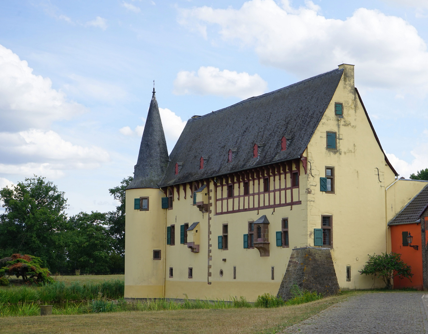 Burg Langendorf Foto & Bild | architektur, ländliche architektur ...