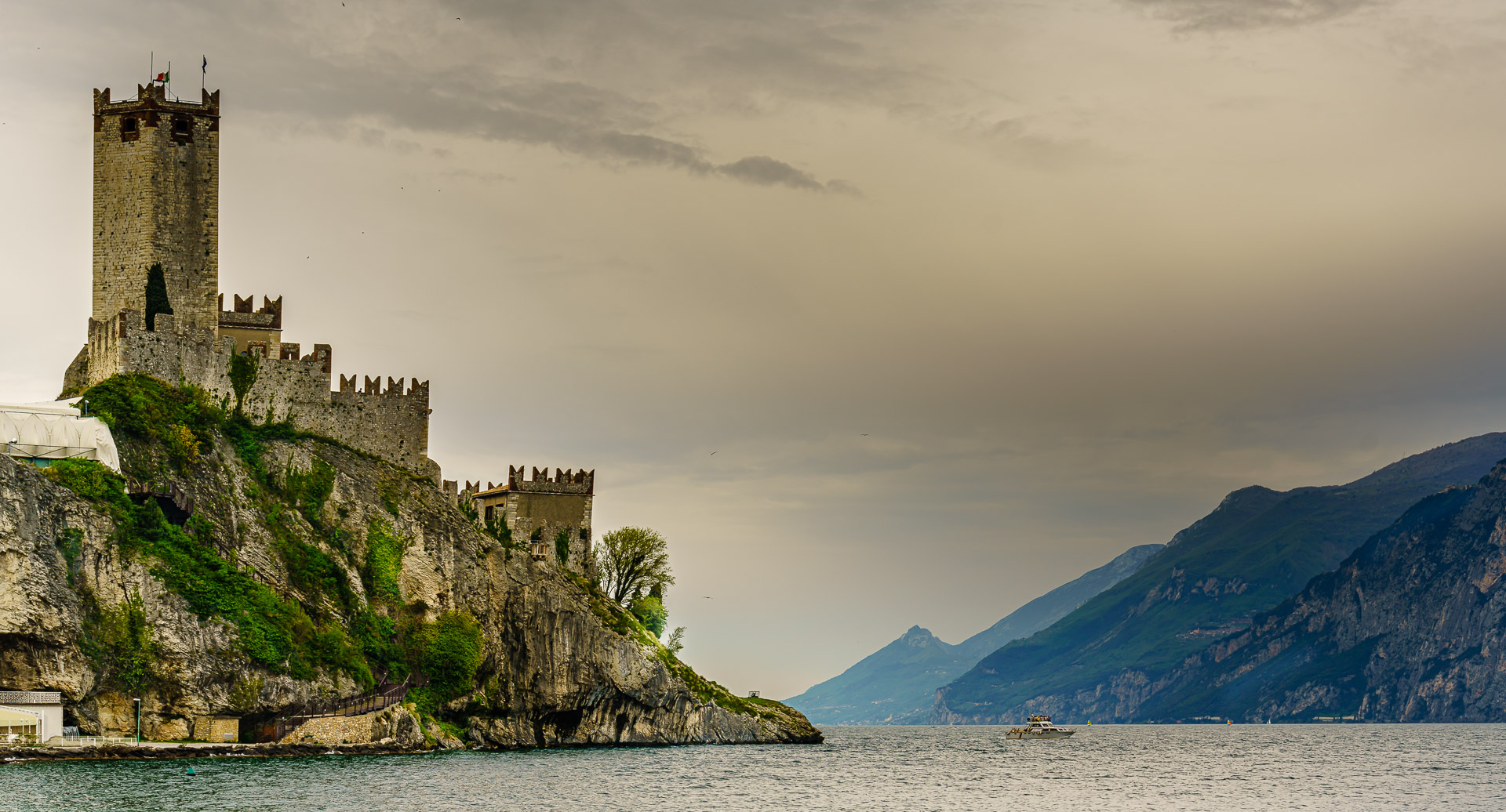 Burg Malcesine (Castello Scaligero) Foto & Bild | italy, world ...