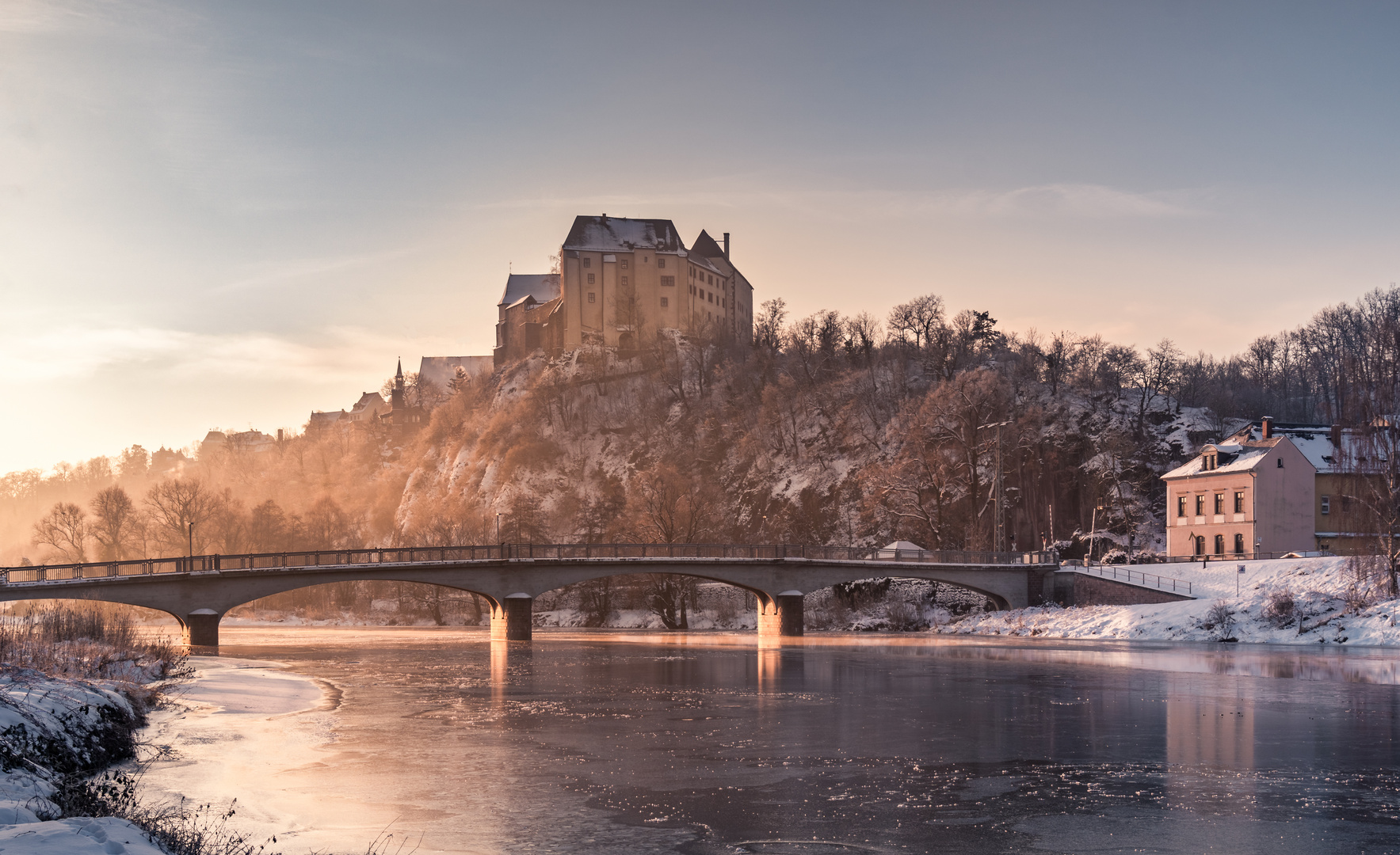 Burg Mildenstein Foto & Bild | natur, landschaft, fluss Bilder auf ...