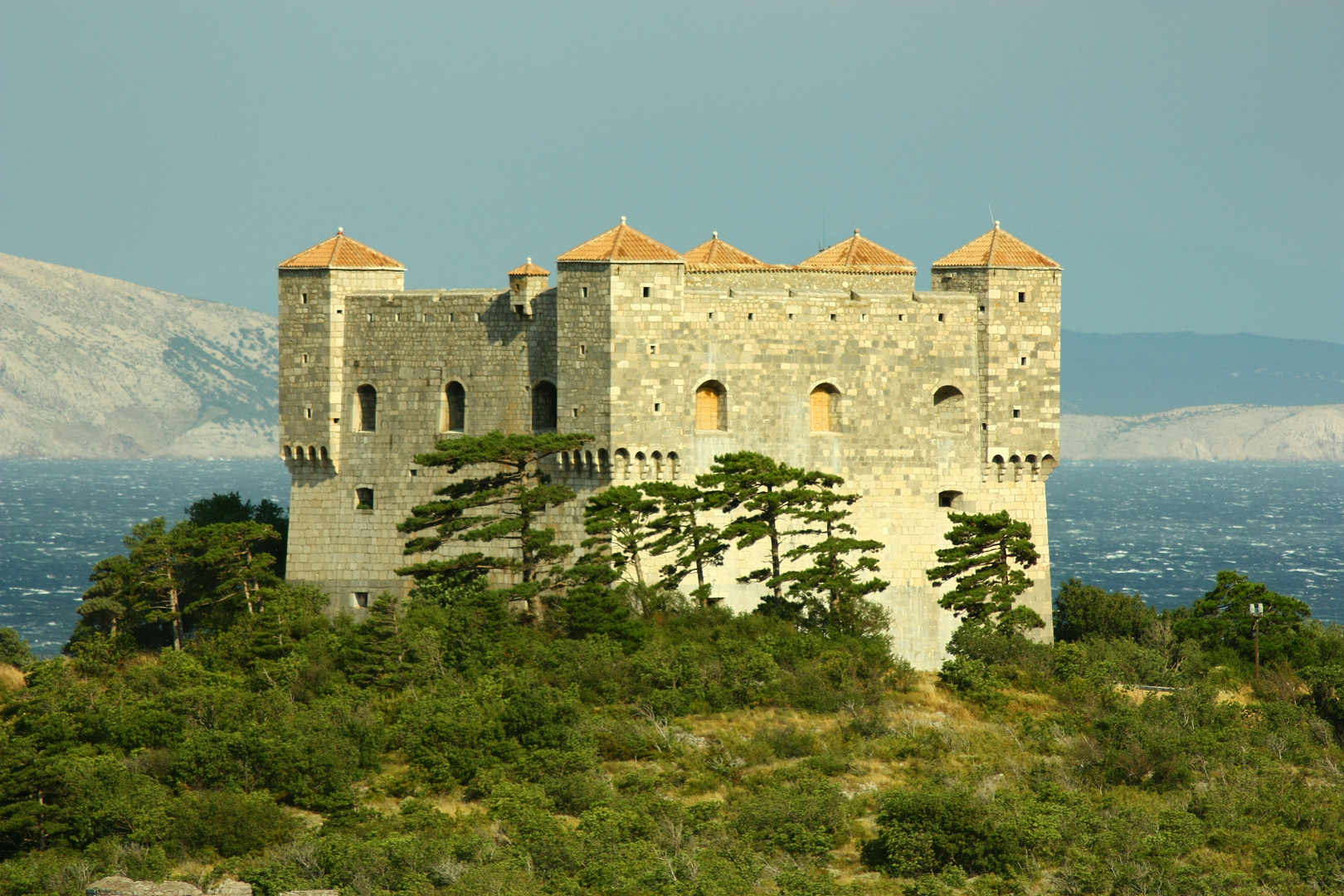 Burg Nehaj Foto & Bild | architektur, motive Bilder auf fotocommunity