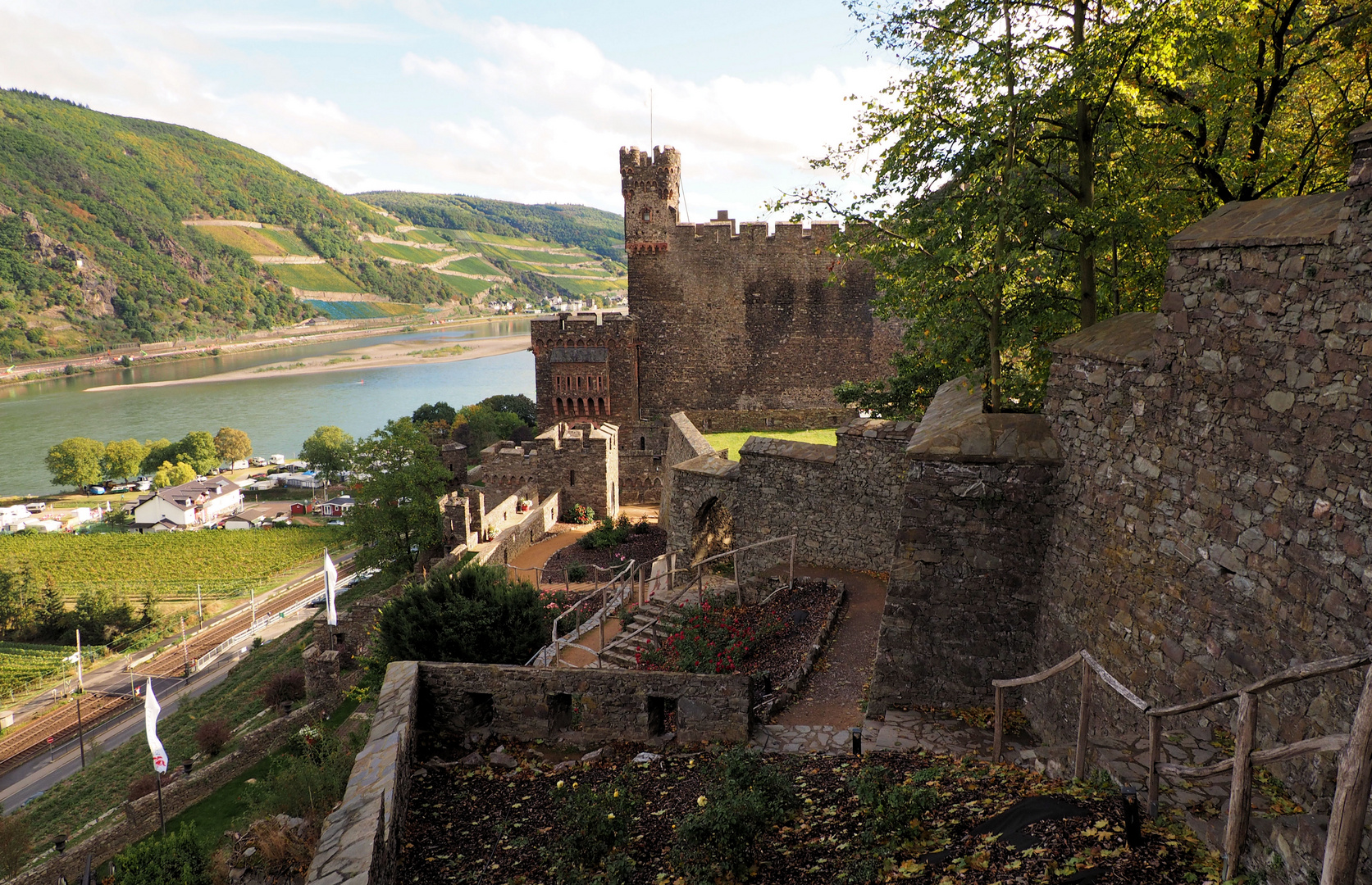 Burg Reichenstein ... Foto & Bild | burg, architektur, motive Bilder ...