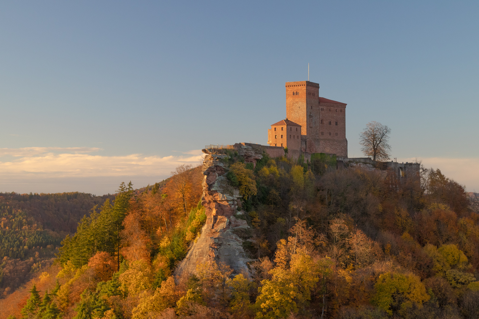 Burg Trifels im Herbst Foto & Bild | architektur, deutschland, europe ...