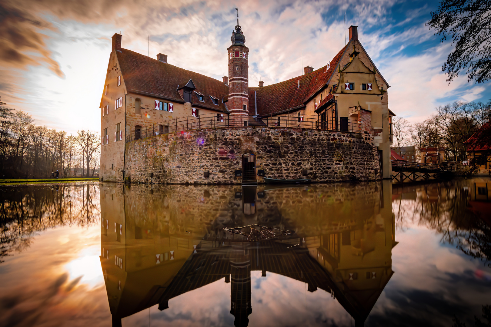 Burg Vischering Foto & Bild | water, outdoor, himmel Bilder auf ...