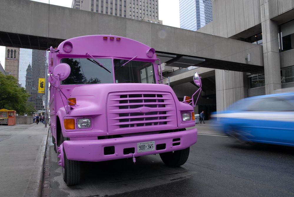 Bus Pink II Foto & Bild | north america, canada, the east Bilder auf ...