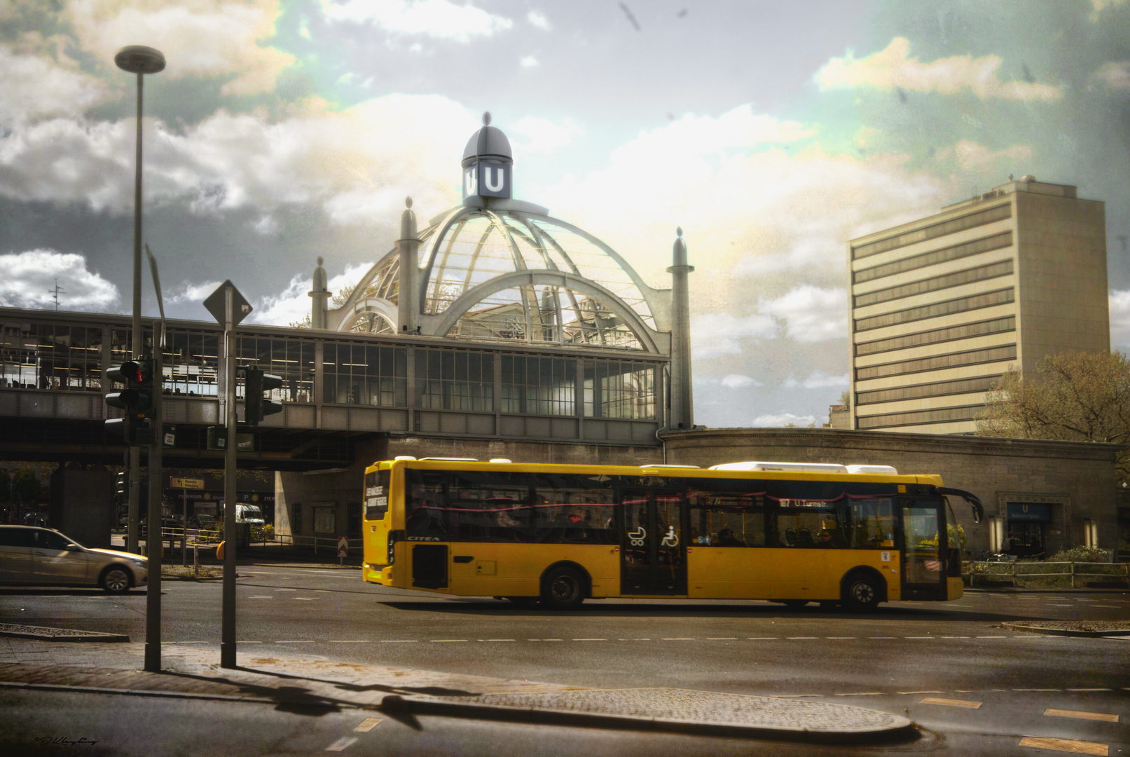 Bus und Bahn Foto & Bild | berlin, straße, geheim Bilder auf fotocommunity