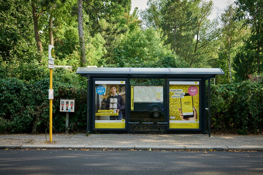 Bushaltestelle Foto & Bild | streetfotografie ohne menschen, berlin ...