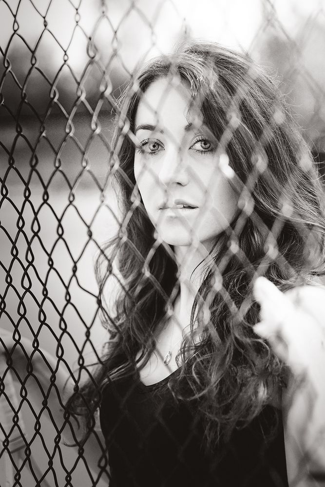 Caged Foto & Bild | portrait, portrait frauen, outdoor Bilder auf ...