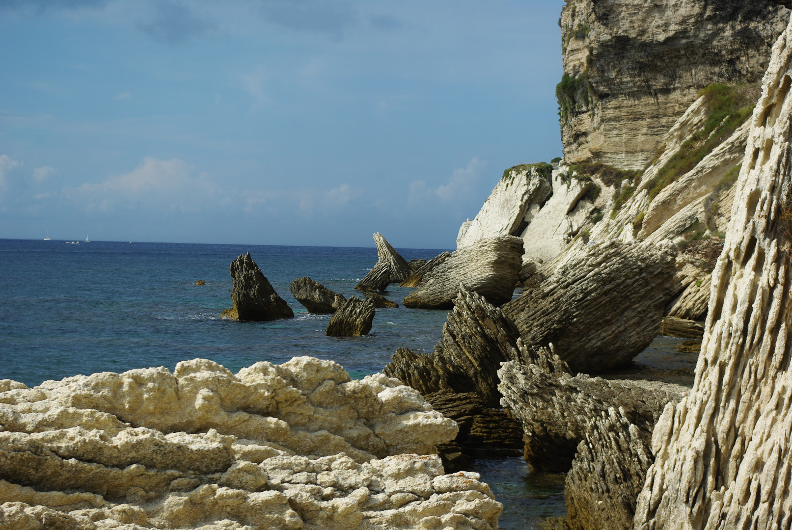 cahot rocheux en Corse photo et image | nature abstraite, nature Images ...