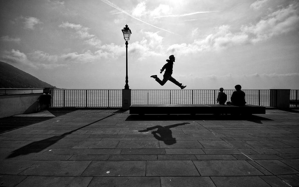 Calma piatta Foto % Immagini| arte, jump, conceptual Foto su fotocommunity