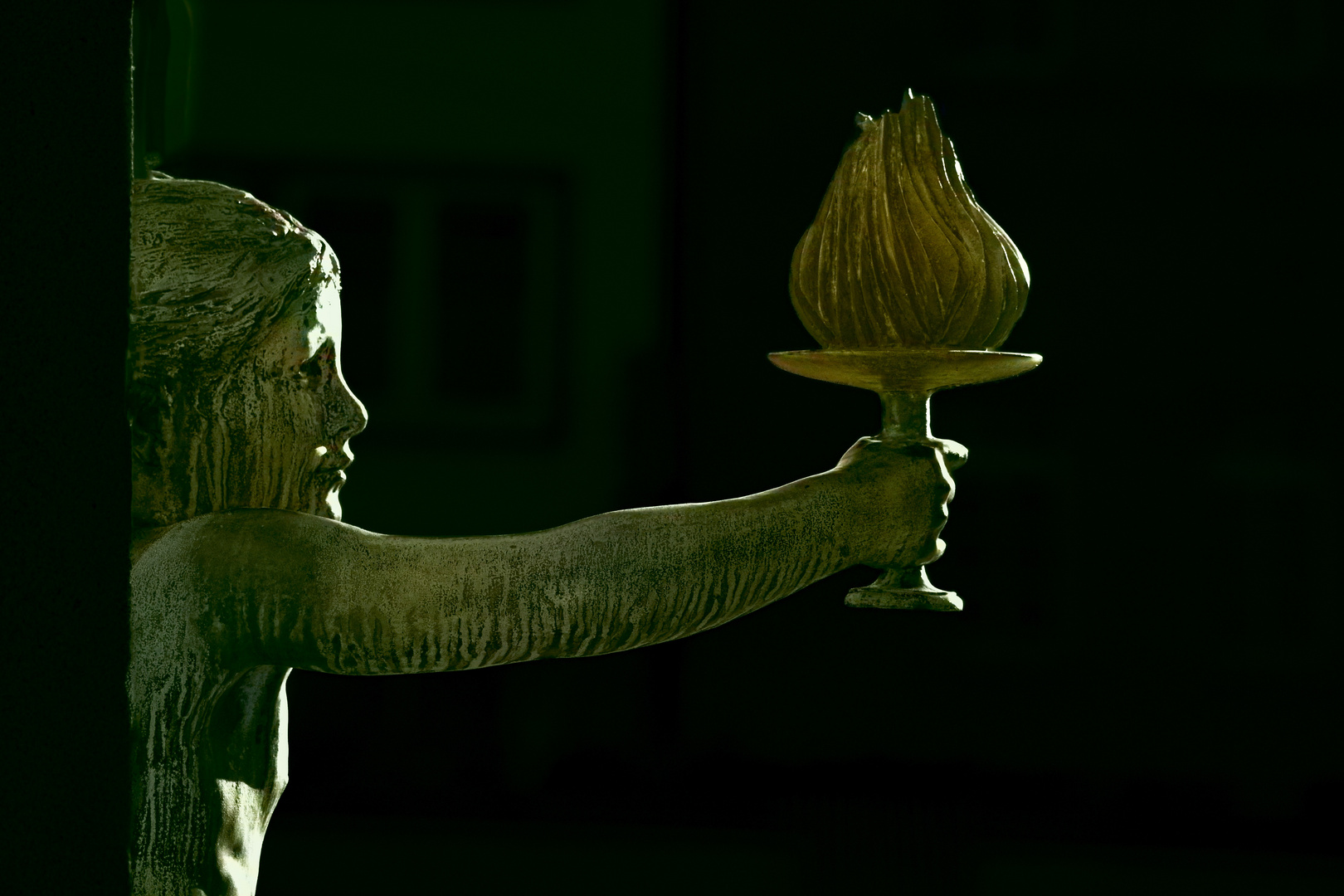 Calorie mit Fackel Foto & Bild | world, spezial, denkmal Bilder auf ...