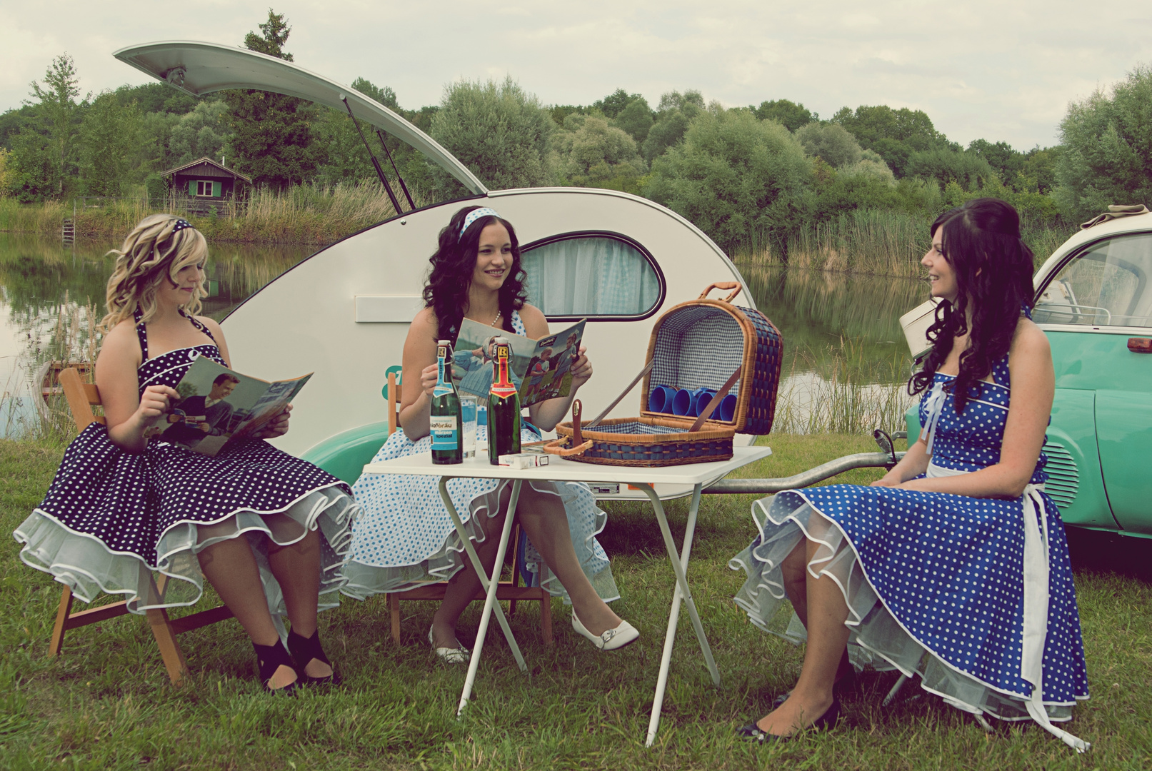 Camping der 50er Jahre Foto & Bild | erwachsene menschen, menschen in ...