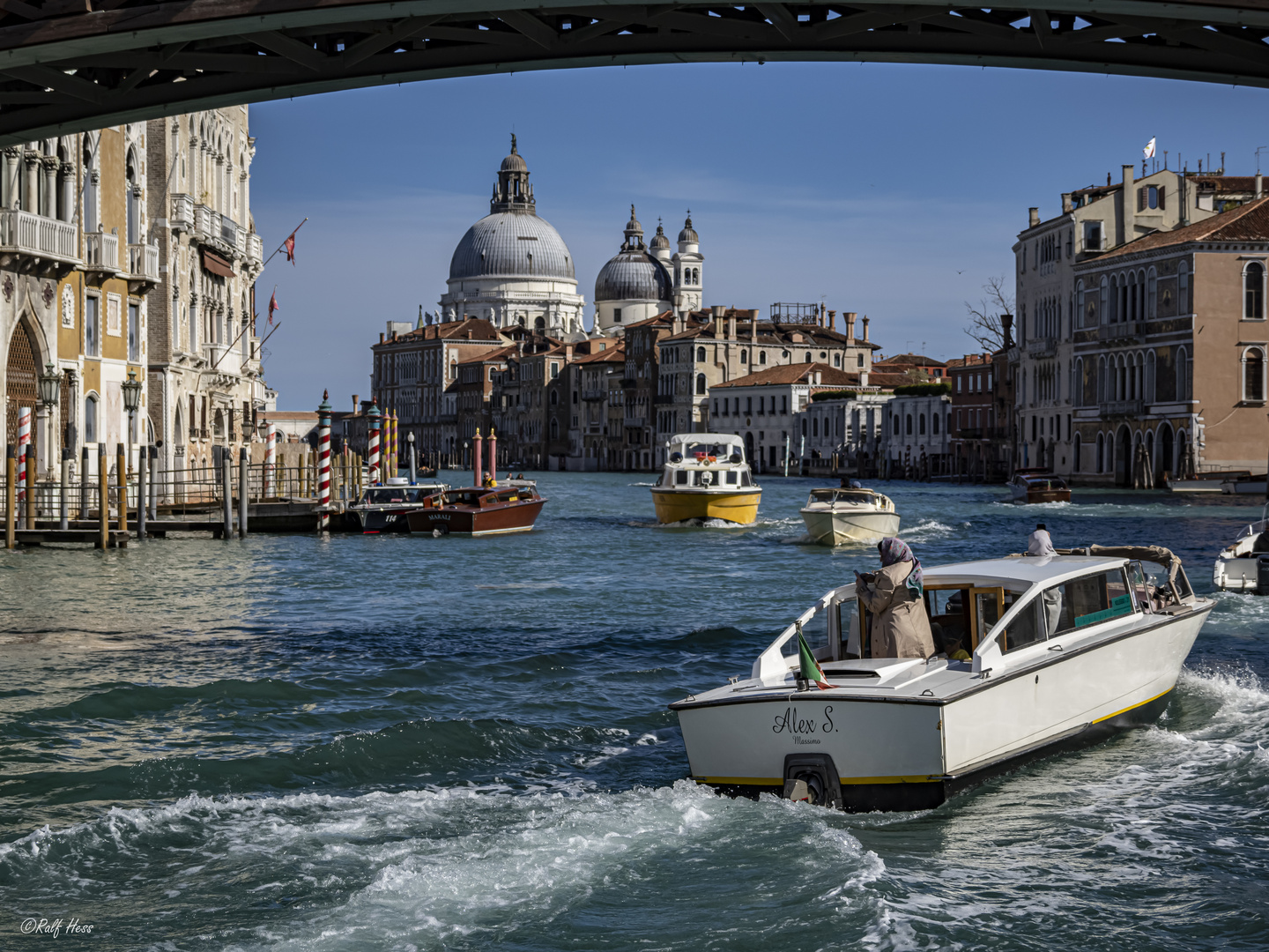 Canal Grande mit Blick zur Santa Maria della Salute Foto & Bild | italy, world, venezia Bilder ...