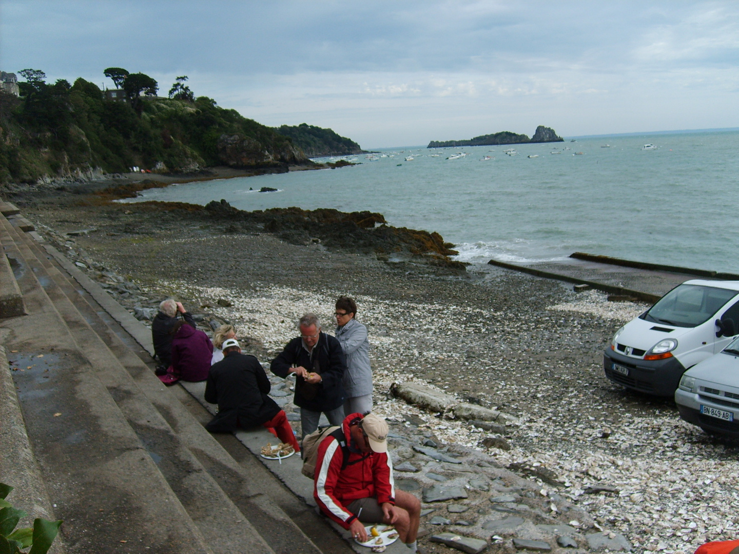Cancale centre de huitres 02 photo et image | europe, france, bretagne ...