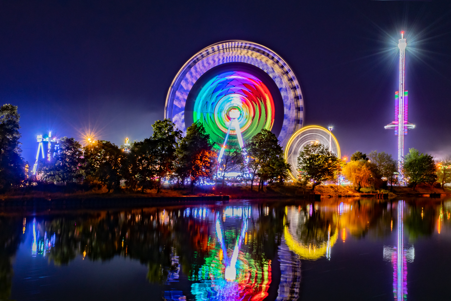 Cannstatter Wasen II Foto & Bild | abstraktes, usertreffen ...