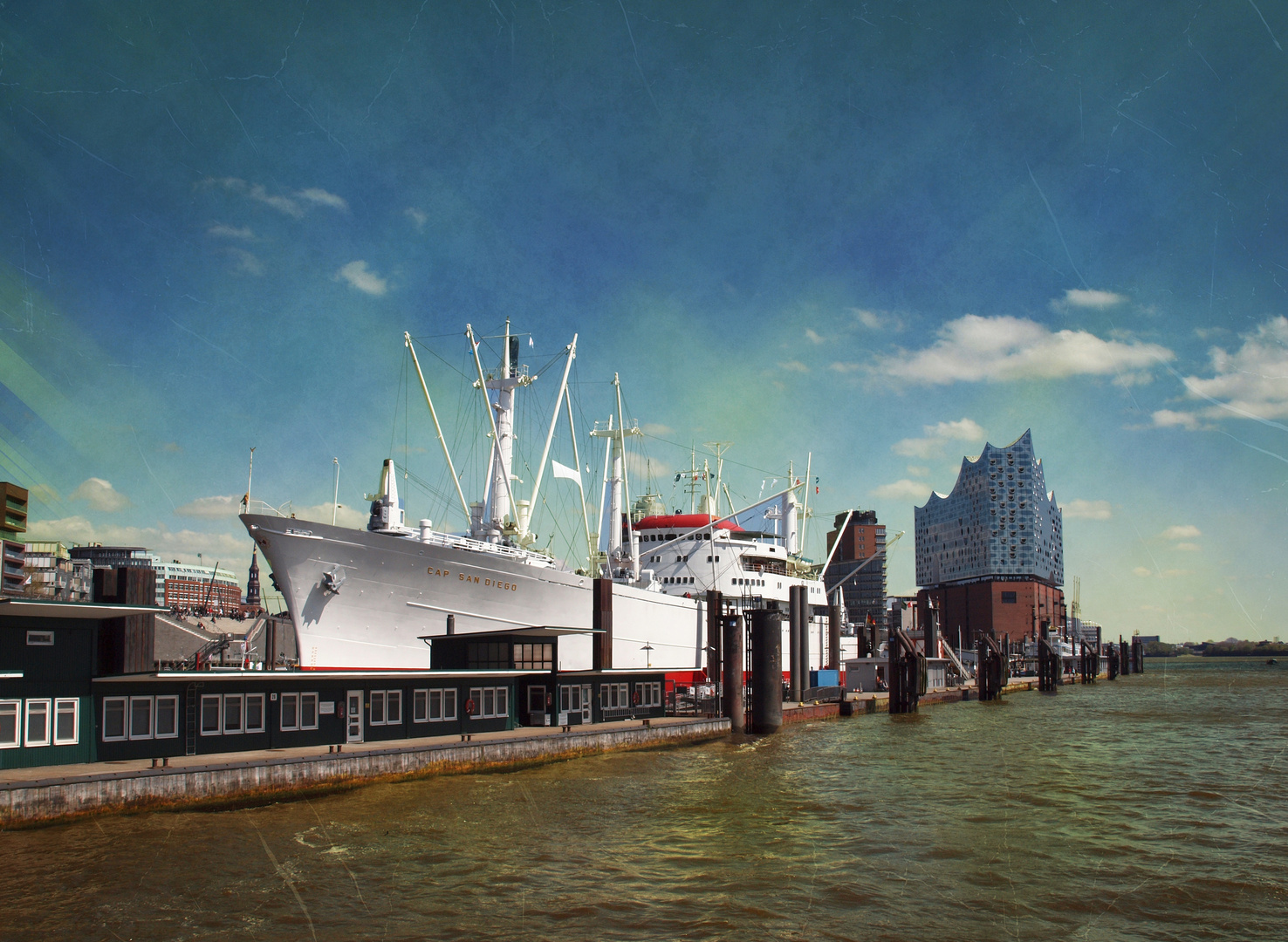 Cap San Diego und Elphi Foto & Bild | deutschland, europe, hamburg ...