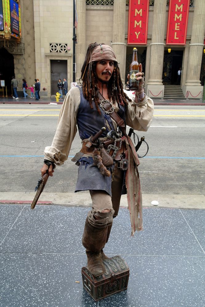 Captain Jack Sparrow II Foto & Bild | streetfotografie mit menschen ...