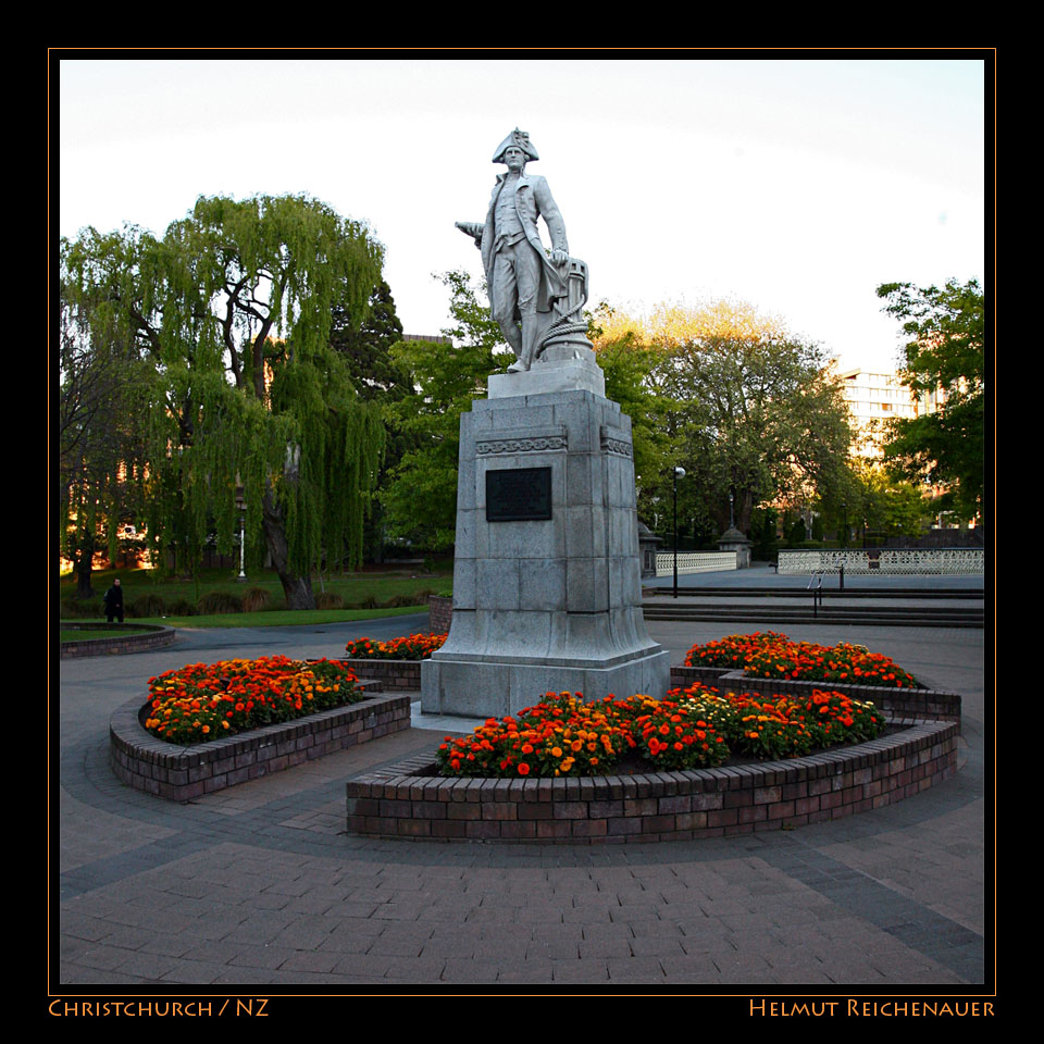 Captain James Cook Statue, Christchurch, South Island / NZ Foto & Bild ...