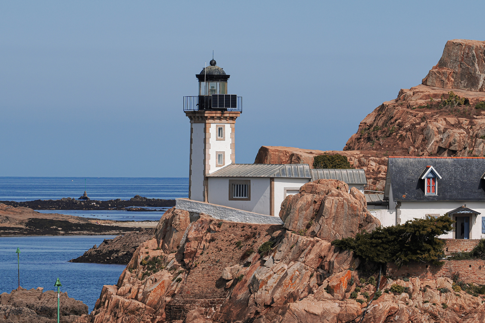 Carantec - Leuchtturm von Île Louët Foto & Bild | fotos, france, world ...