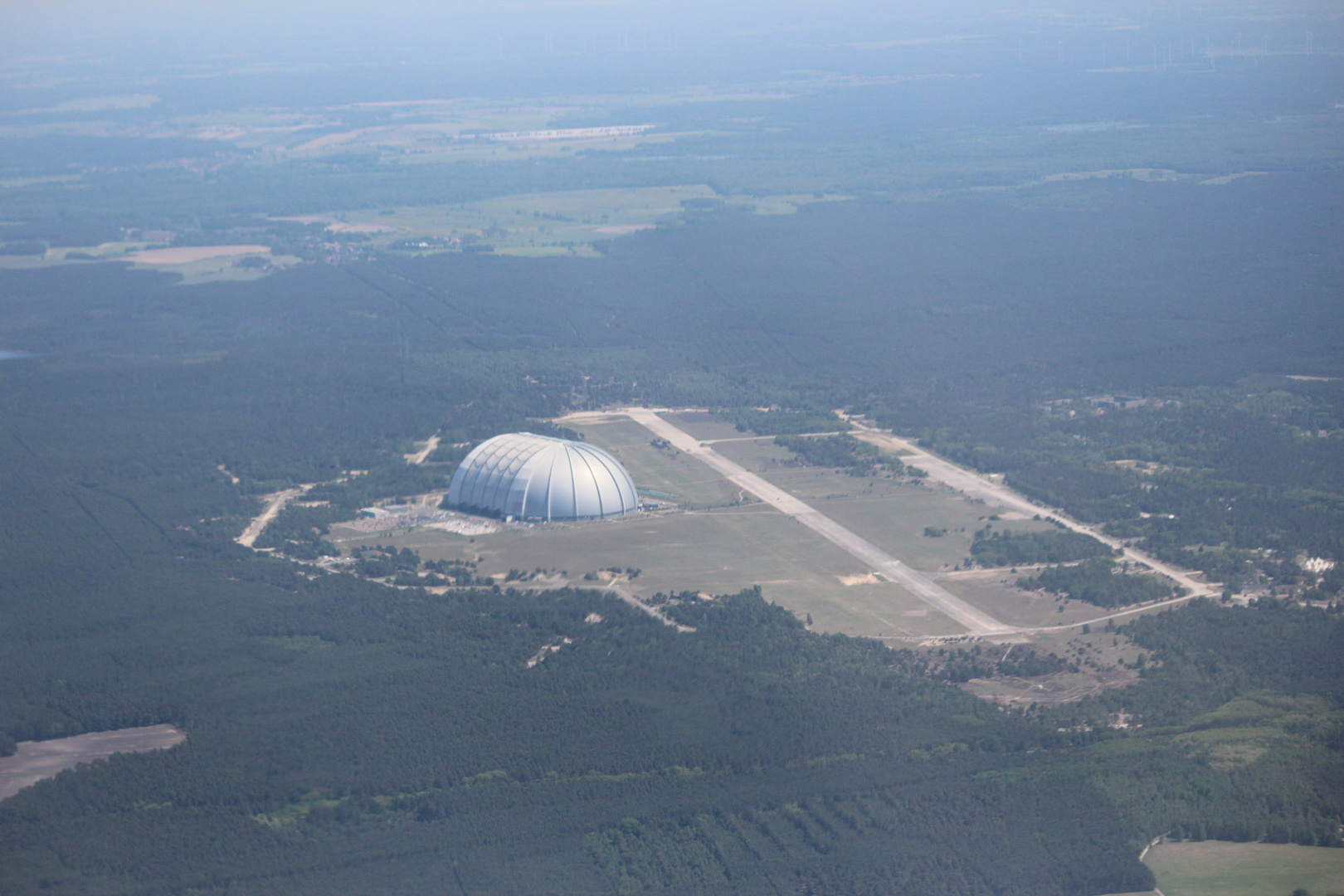 Cargolifter Luftschiffhalle, heute Tropical Island Teil 1 Foto & Bild ...