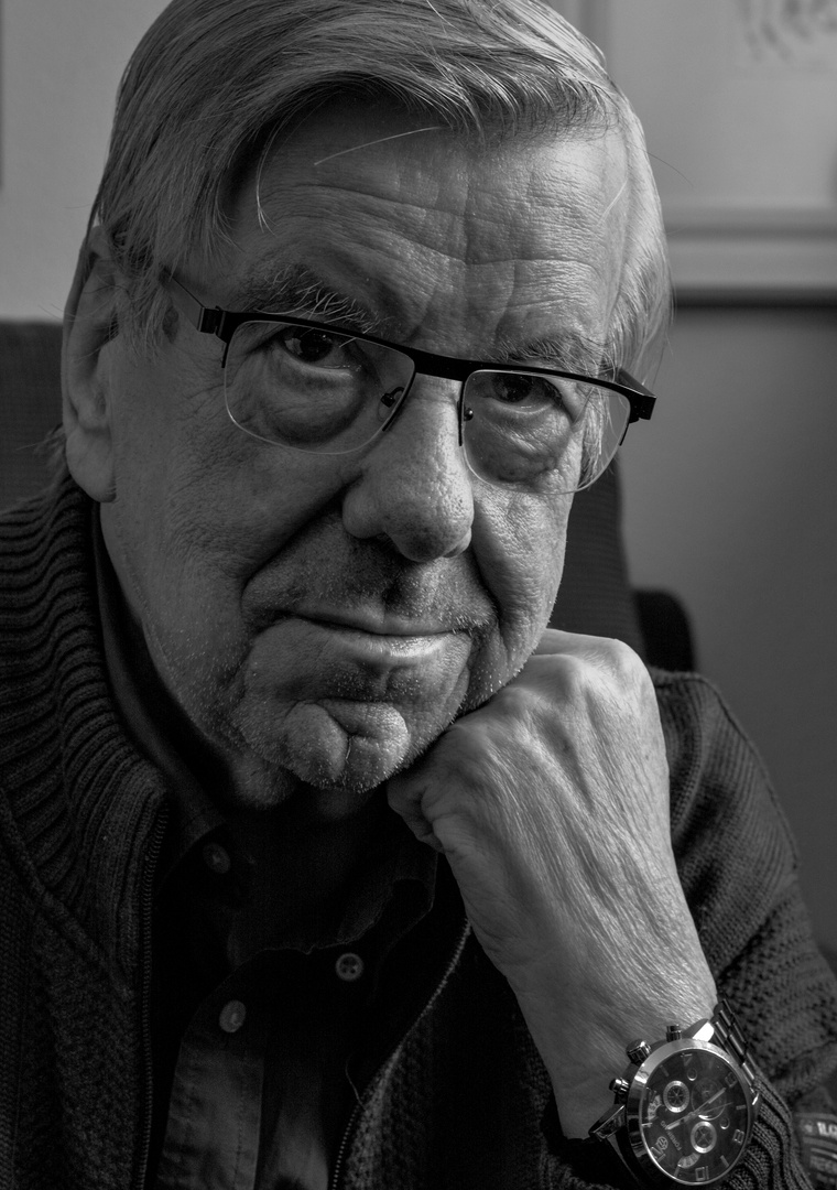 Carlos Valcárcel visto por Román Montesinos. Imagen & Foto | motivos ...