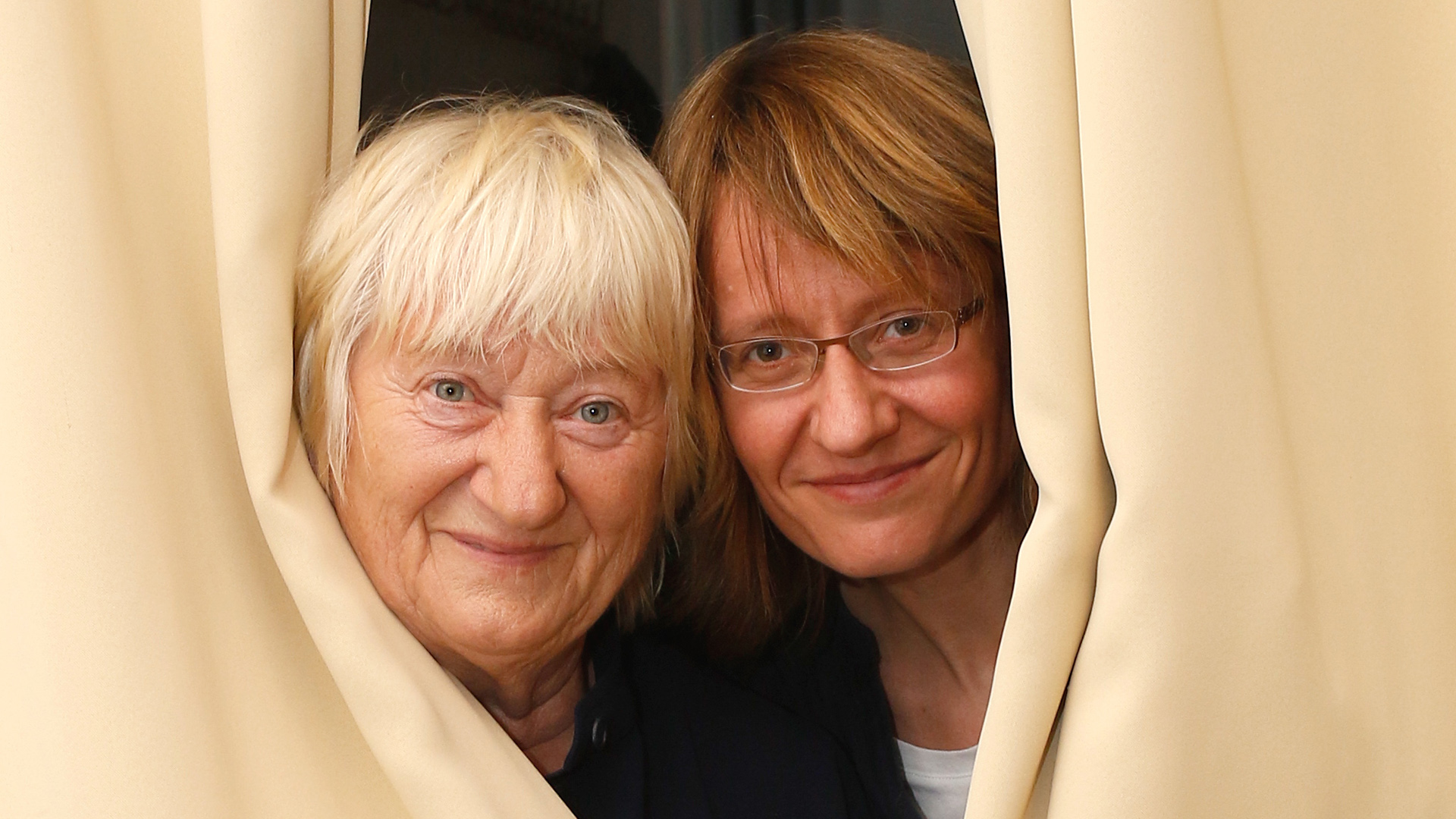 Carmen-Maja und Jennipher Antoni Foto & Bild | berlin, menschen ...