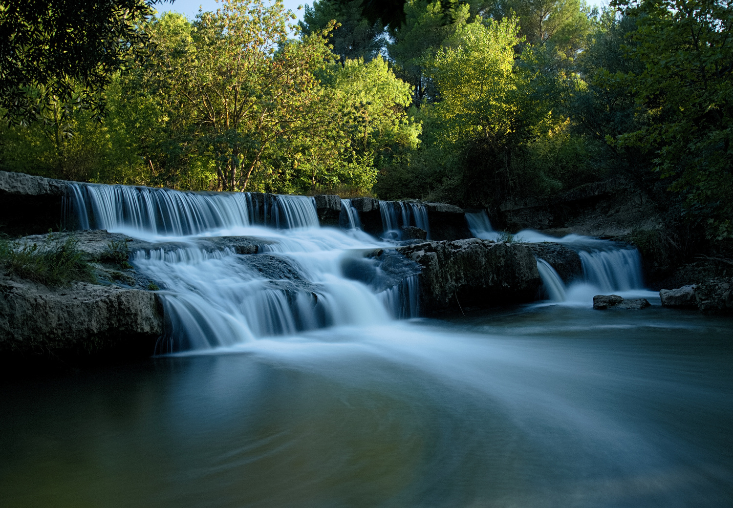 Cascade de Velaux photo et image | paysages, lacs, rivières, cascades ...