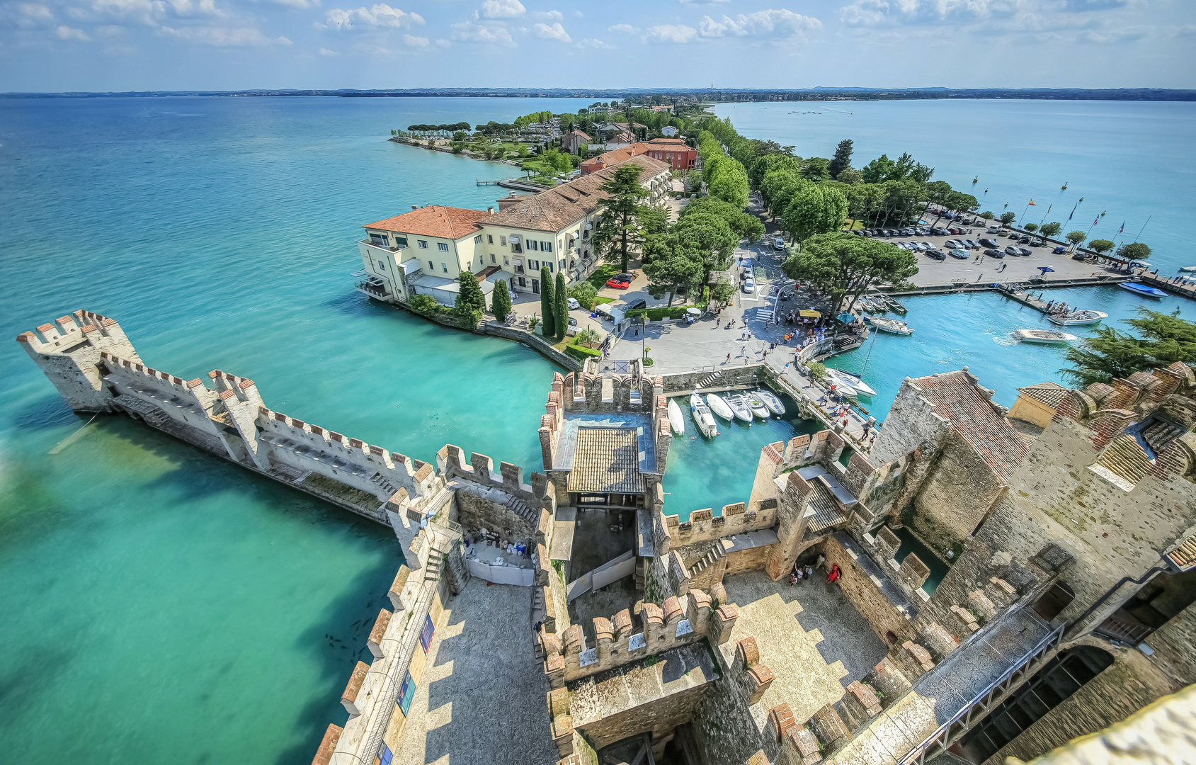 Castello Scaligero Foto & Bild | urlaub, city, world Bilder auf ...