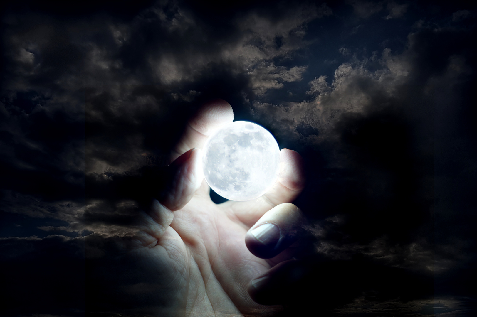 Catch the Moon Foto & Bild | fotomontage, composing , art Bilder auf ...