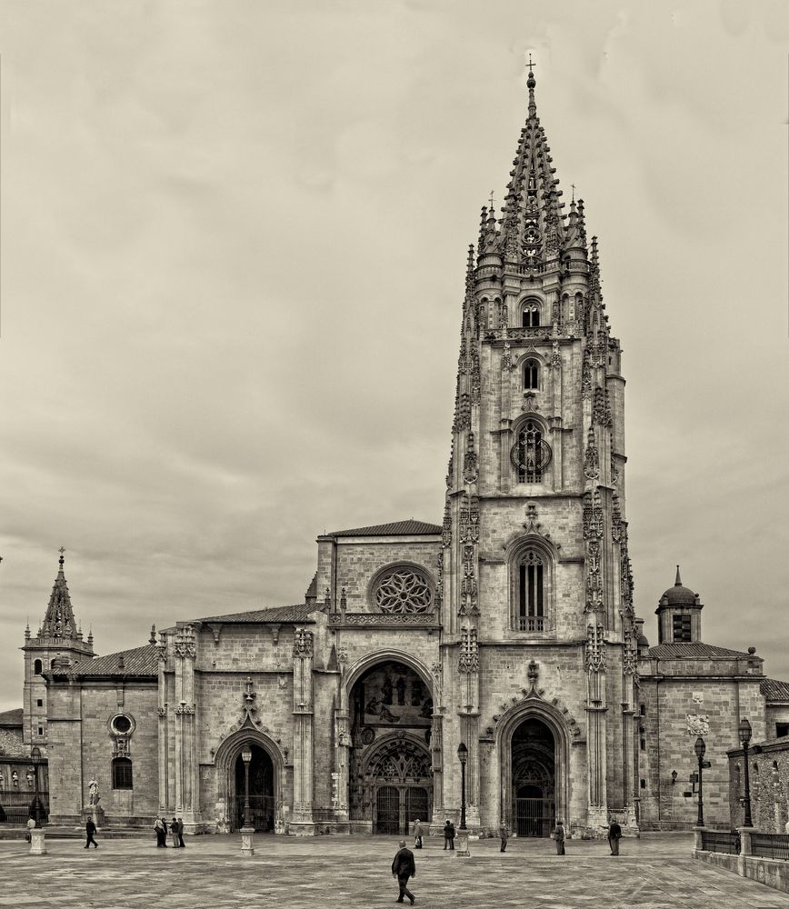 CATEDRAL DE OVIEDO Imagen & Foto | arquitectura, edificios, templos ...