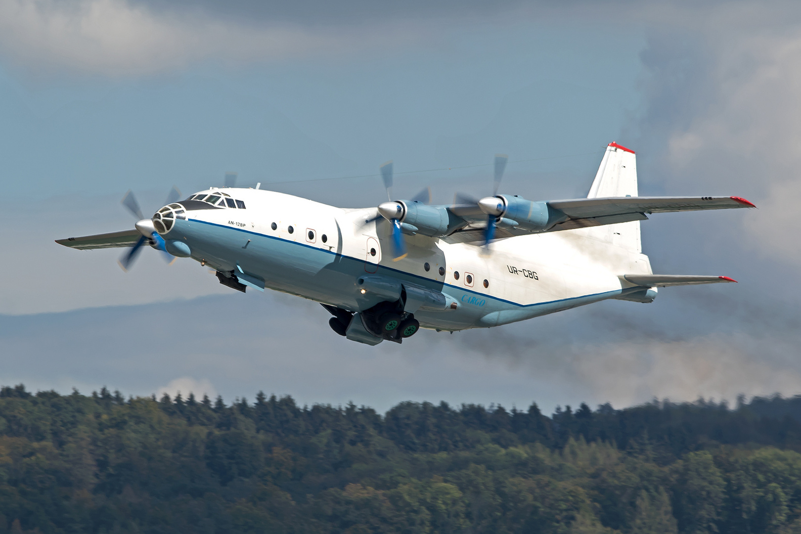 Cavok Air Antonov An-12BP, UR-CBG Foto & Bild | luftfahrt ...