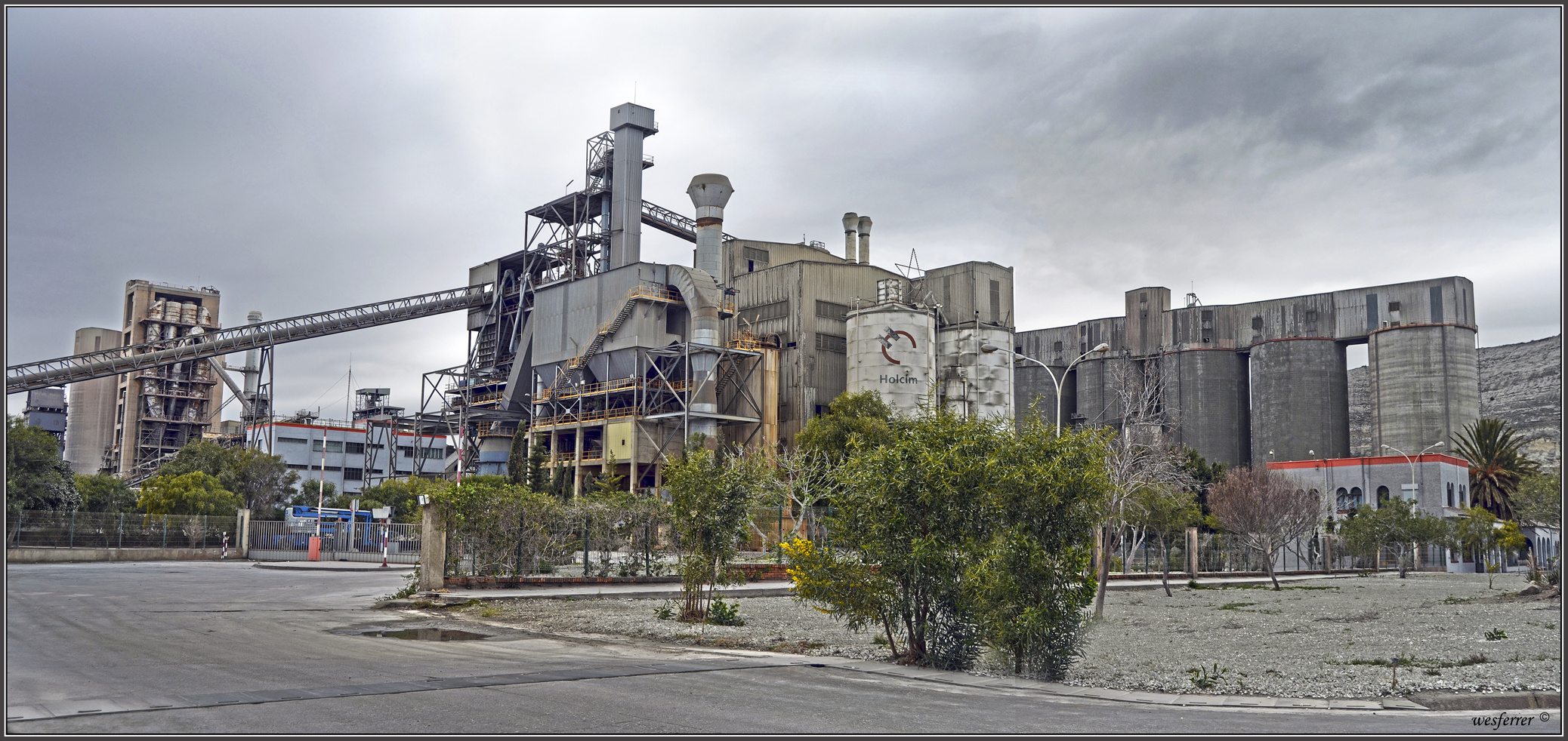 Cementera Holcim (Carboneras) Imagen & Foto | arquitectura, edificios ...