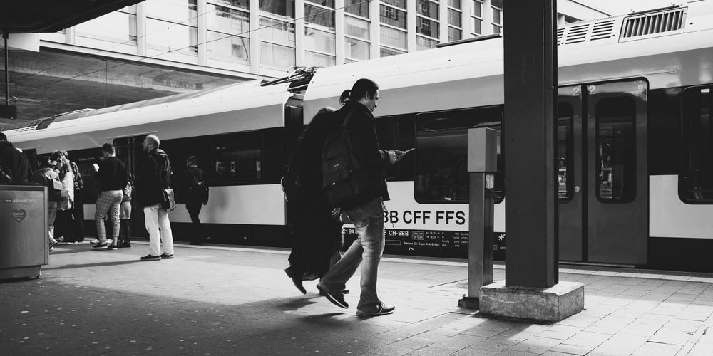CFF FFS Foto & Bild | bw, people, street Bilder auf fotocommunity
