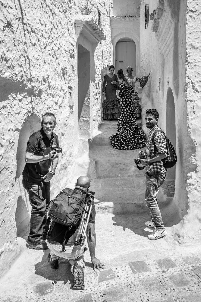 Challenge Foto & Bild | streetfotografie mit menschen, monochrom, menschen Bilder auf fotocommunity