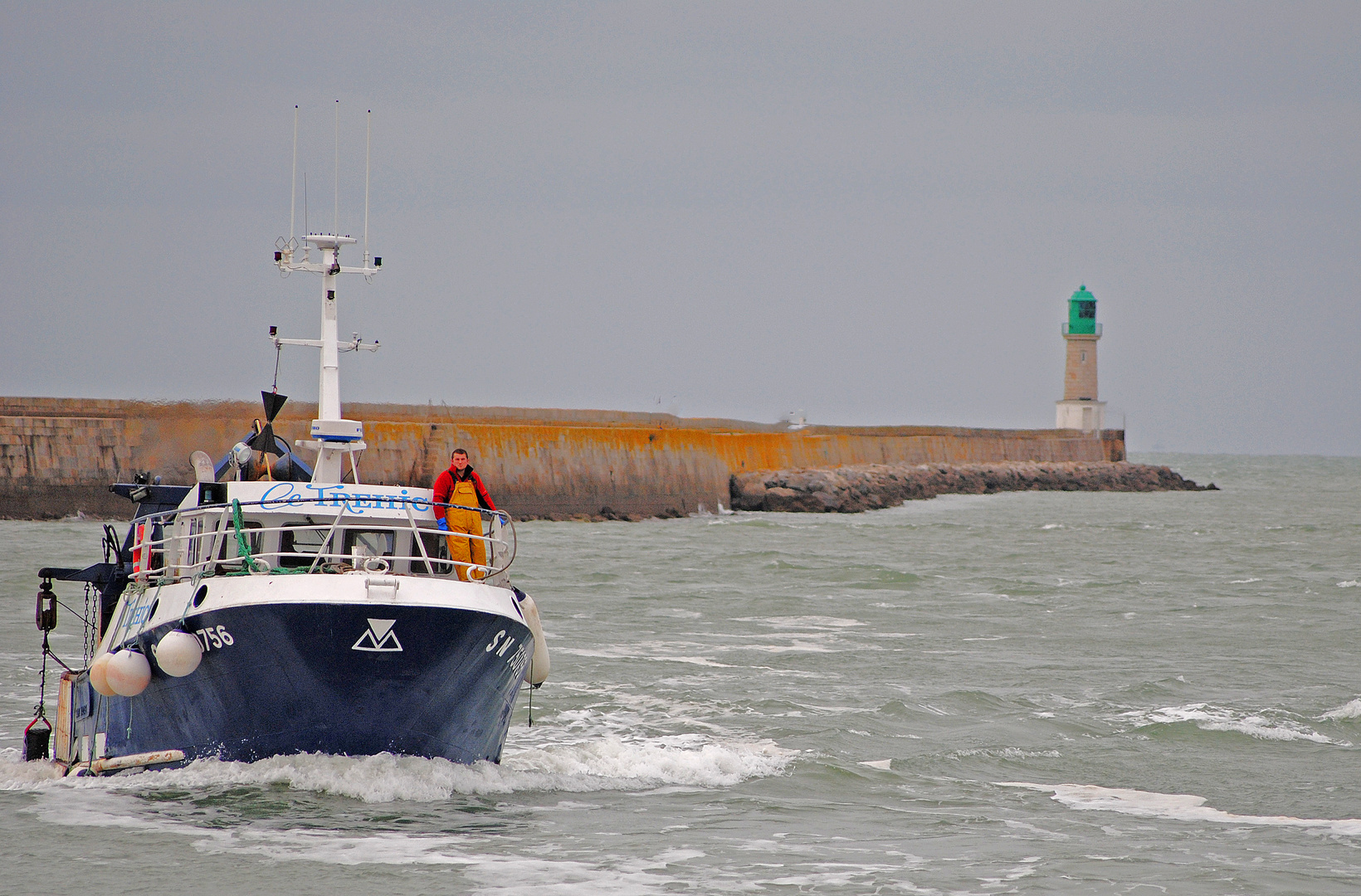 chalutier "LE TREHIC" photo et image | paysages, mers et océans ...