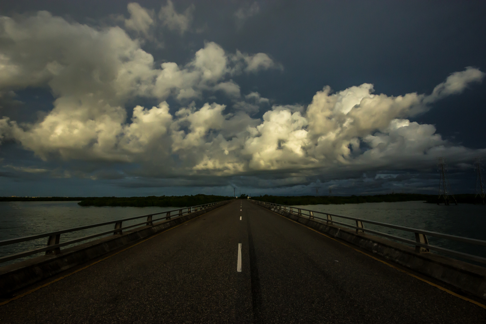 Channel Island Bridge Foto & Bild | australia, street, world Bilder auf ...