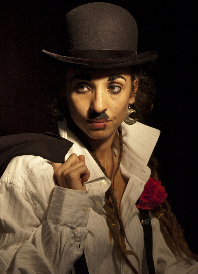 Chaplin se hizo mujer. Imagen & Foto | retratos, mujeres, retrato ...