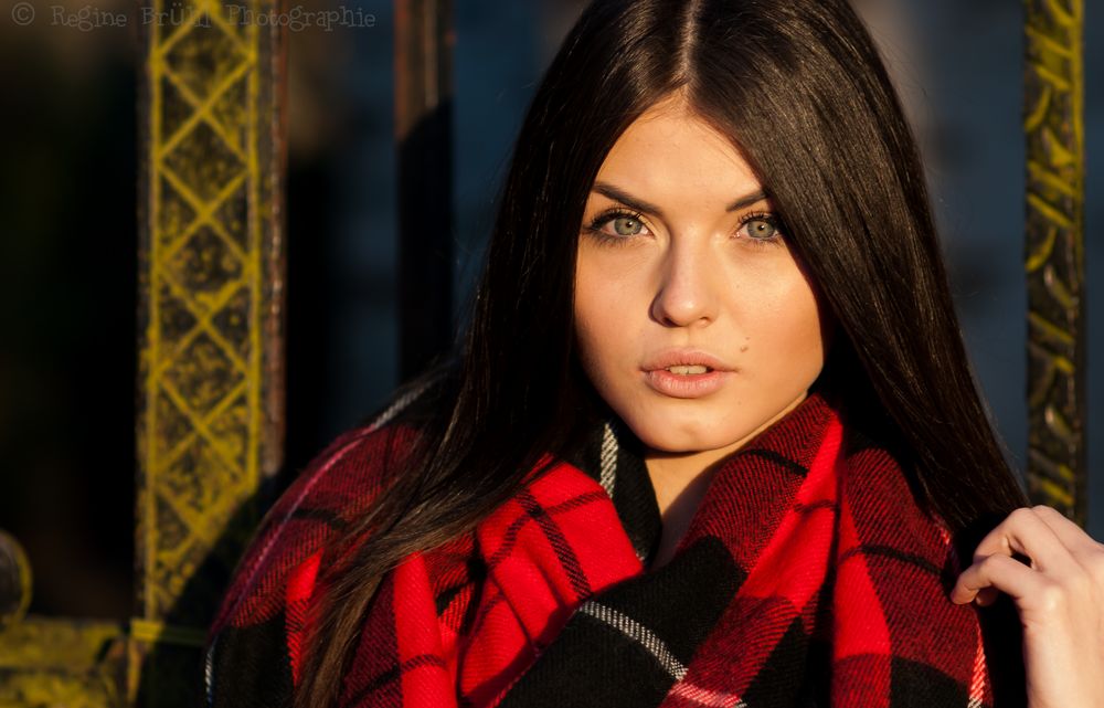 Charme Foto & Bild | portrait, portrait frauen, outdoor Bilder auf ...