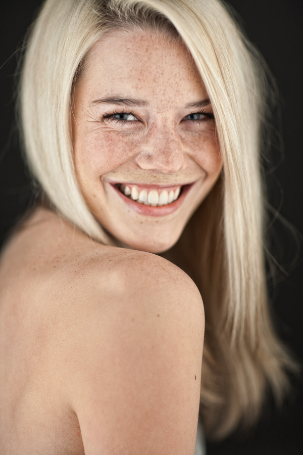 "Charming" Foto & Bild | portrait, portrait frauen, indoor Bilder auf fotocommunity